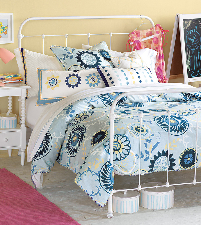 Ella Bedset | Eastern Accents