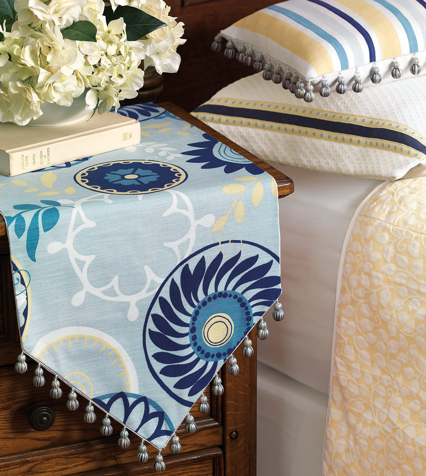 Ella Bedset | Eastern Accents