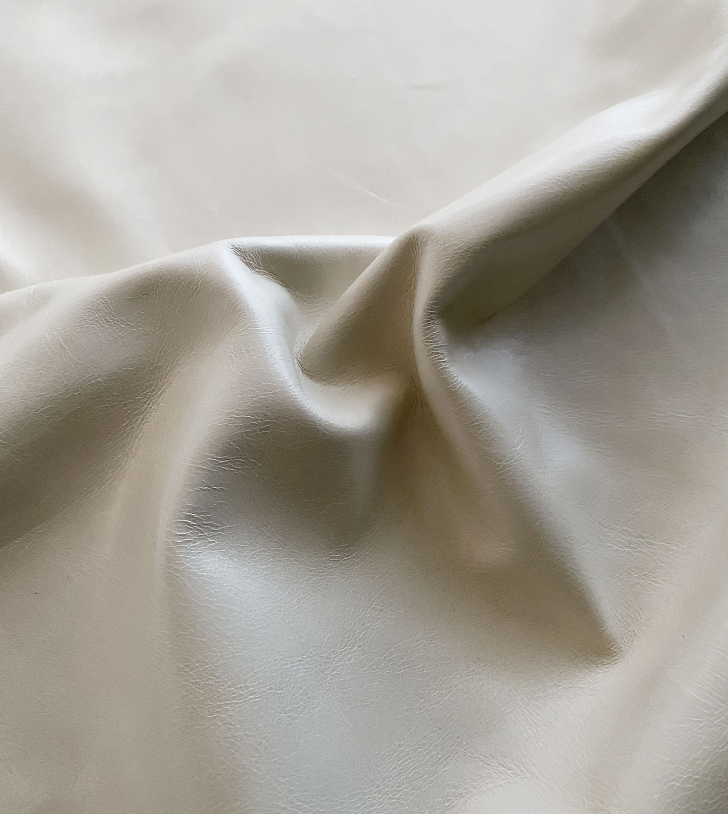 Tudor Vanilla Leather Hide Full | Eastern Accents