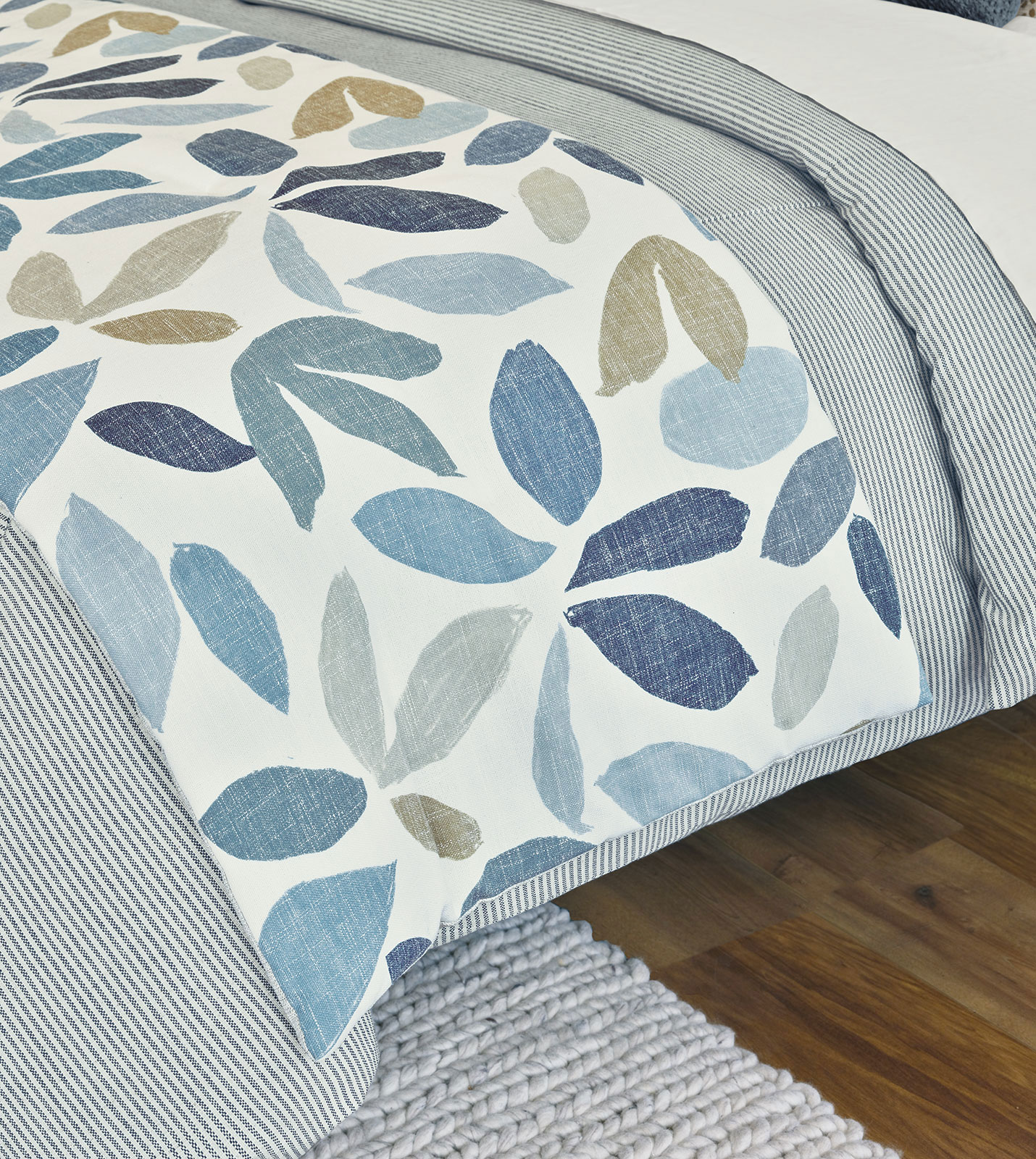 Mira Leaf Bed Scarf | Eastern Accents