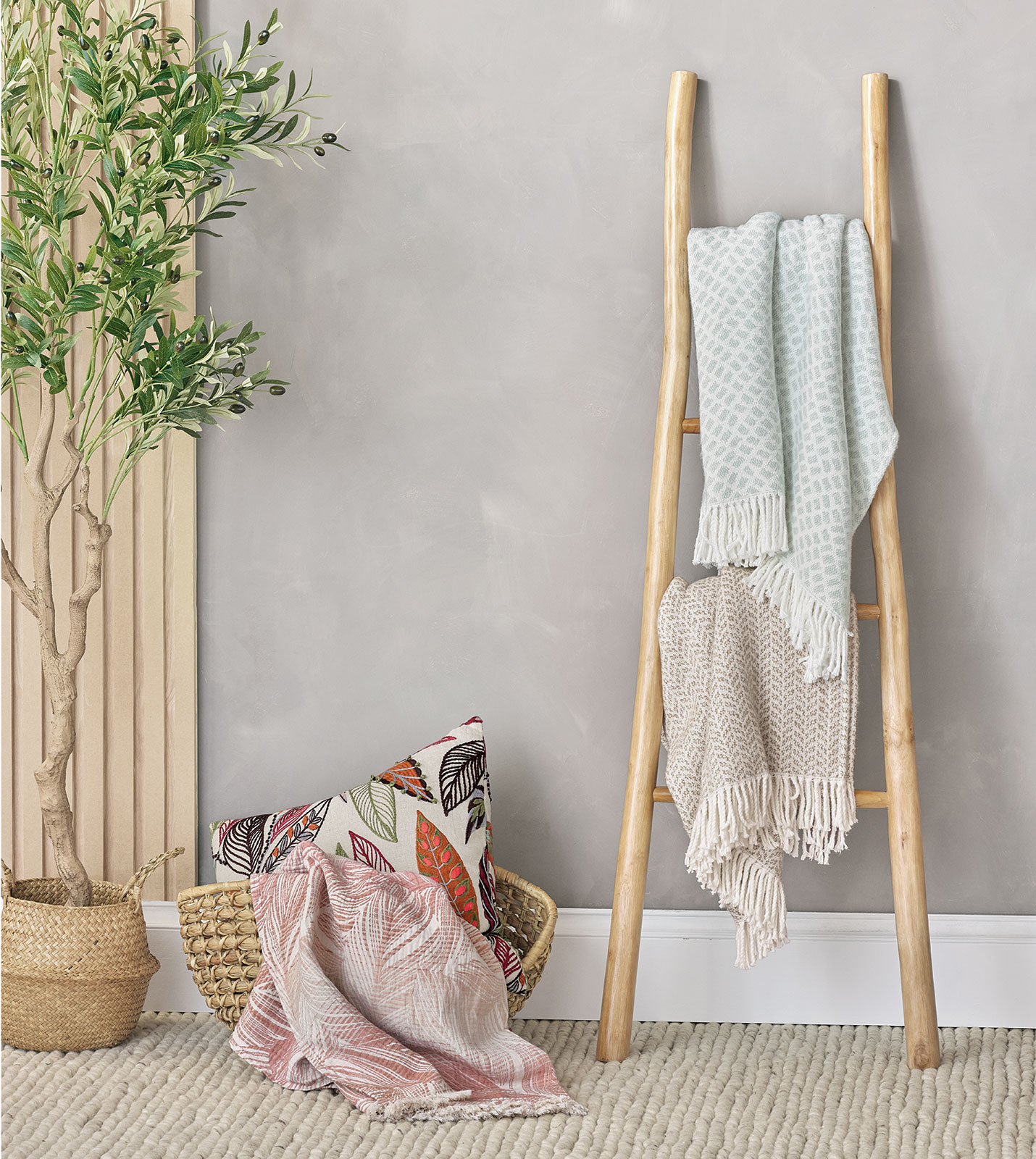 Captiva Throw In Salmon | Eastern Accents
